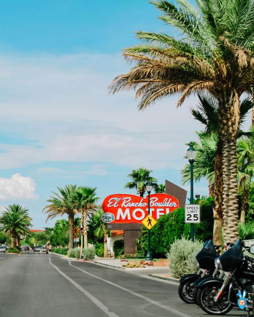 An Epic Las Vegas To Hoover Dam Road Trip: Lake Mead + Boulder City